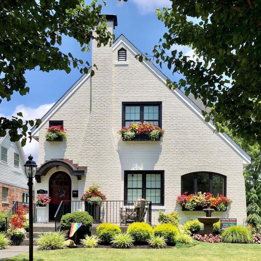 31 White Brick Exteriors to Inspire Your Next House Renovation - Homa Decor