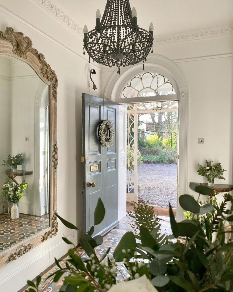 25 Hallway Decorating Ideas for Style, Function, and Charm - Homa Decor