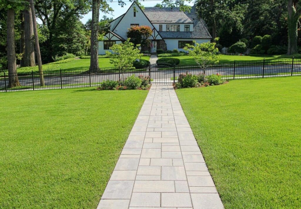 57 Front Walkway Ideas to Beautify Your Home’s Entryway - Homa Decor