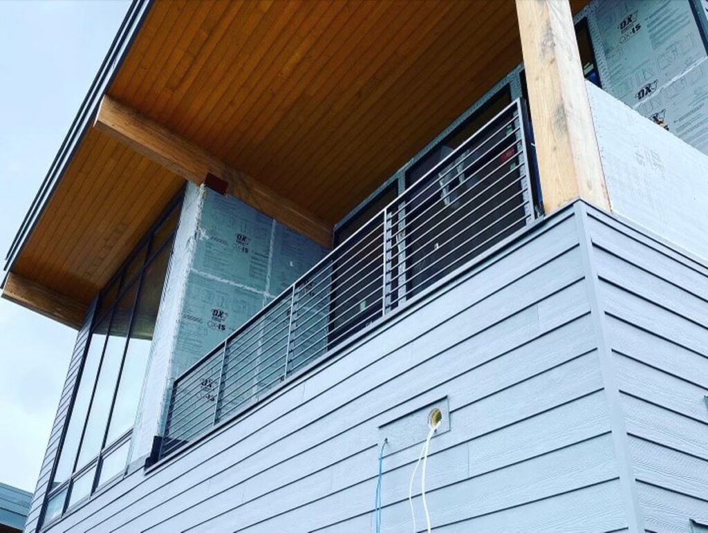 29 Balcony Railing Wonders to Define Your Outdoor Style - Homa Decor