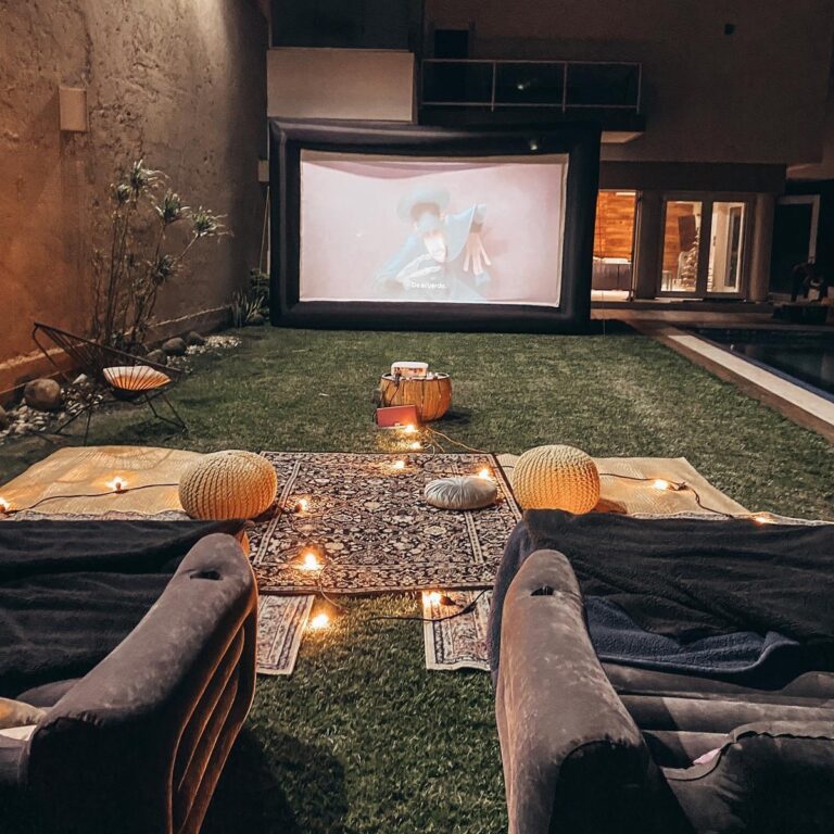28 Outdoor Cinema Setups for Unforgettable Starry Movie Nights - Homa Decor